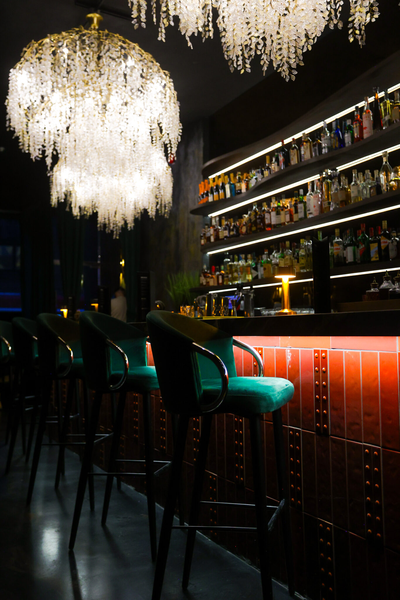 Beer vs Wine vs Cocktails: Which Drink Fits Your Night Out? - Rhapsody ...